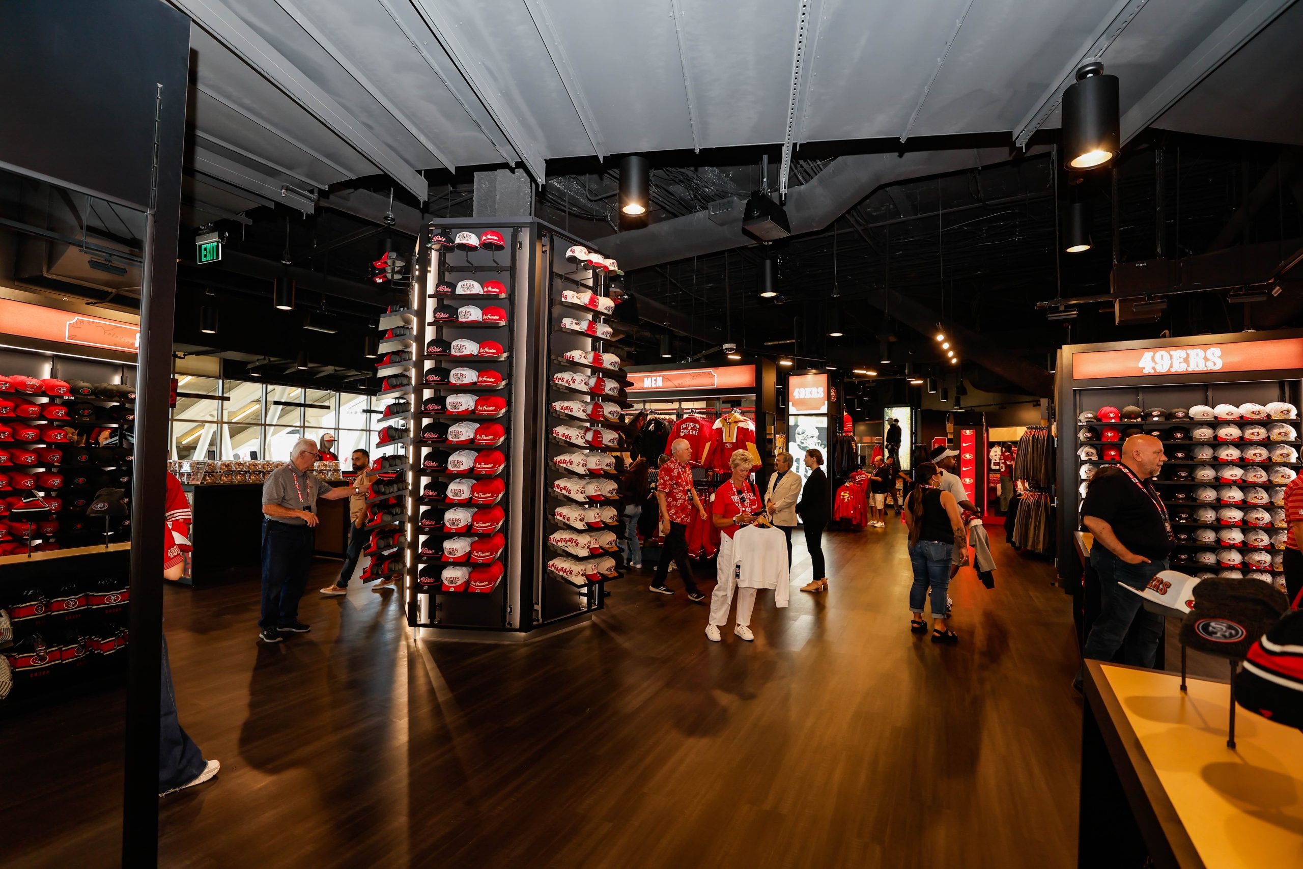Levis Stadium Team Shop – SportsTravel